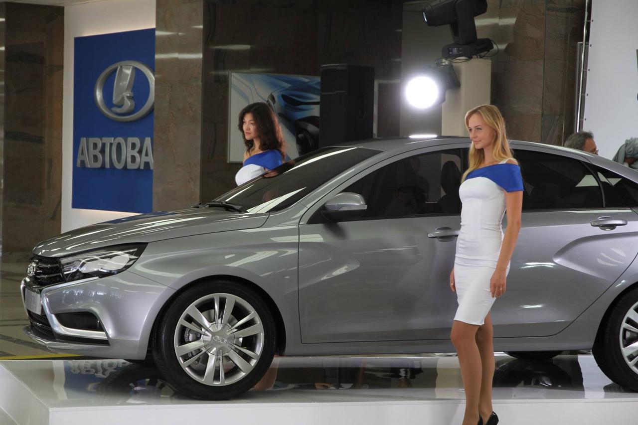 Moscou 2014 : Lada Vesta et XRay2 Concept - Le Blog Auto