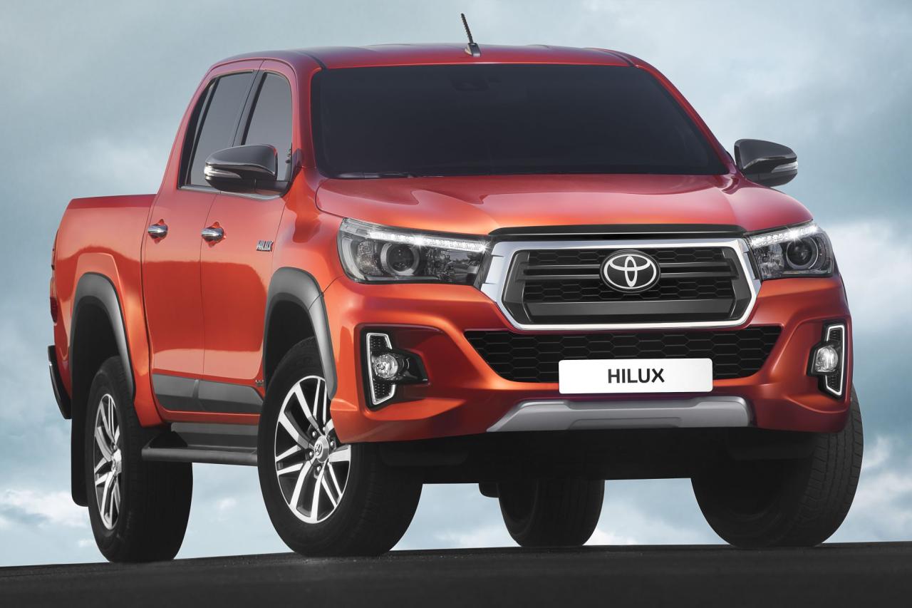 Toyota Hilux Invincible : gâteau d'anniversaire 1 - Le Blog Auto