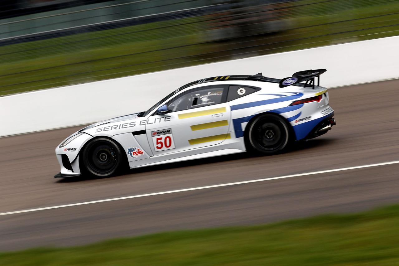 Une Series Elite autour de la Jaguar F-Type GT4 - Le Blog Auto
