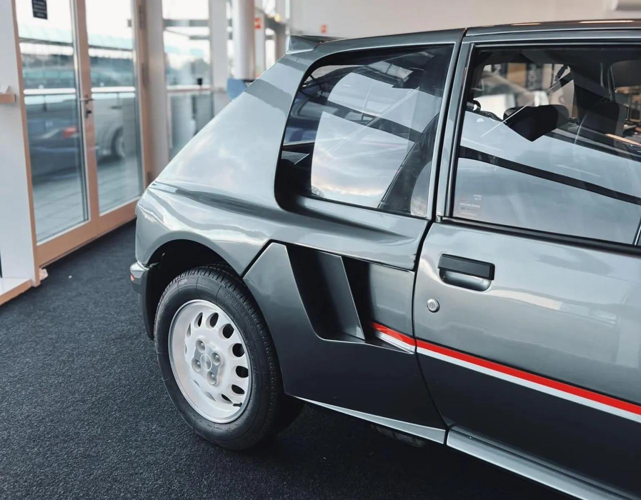 Une Peugeot 205T16 frôle les 300.000 euros en Angleterre - Le Blog Auto