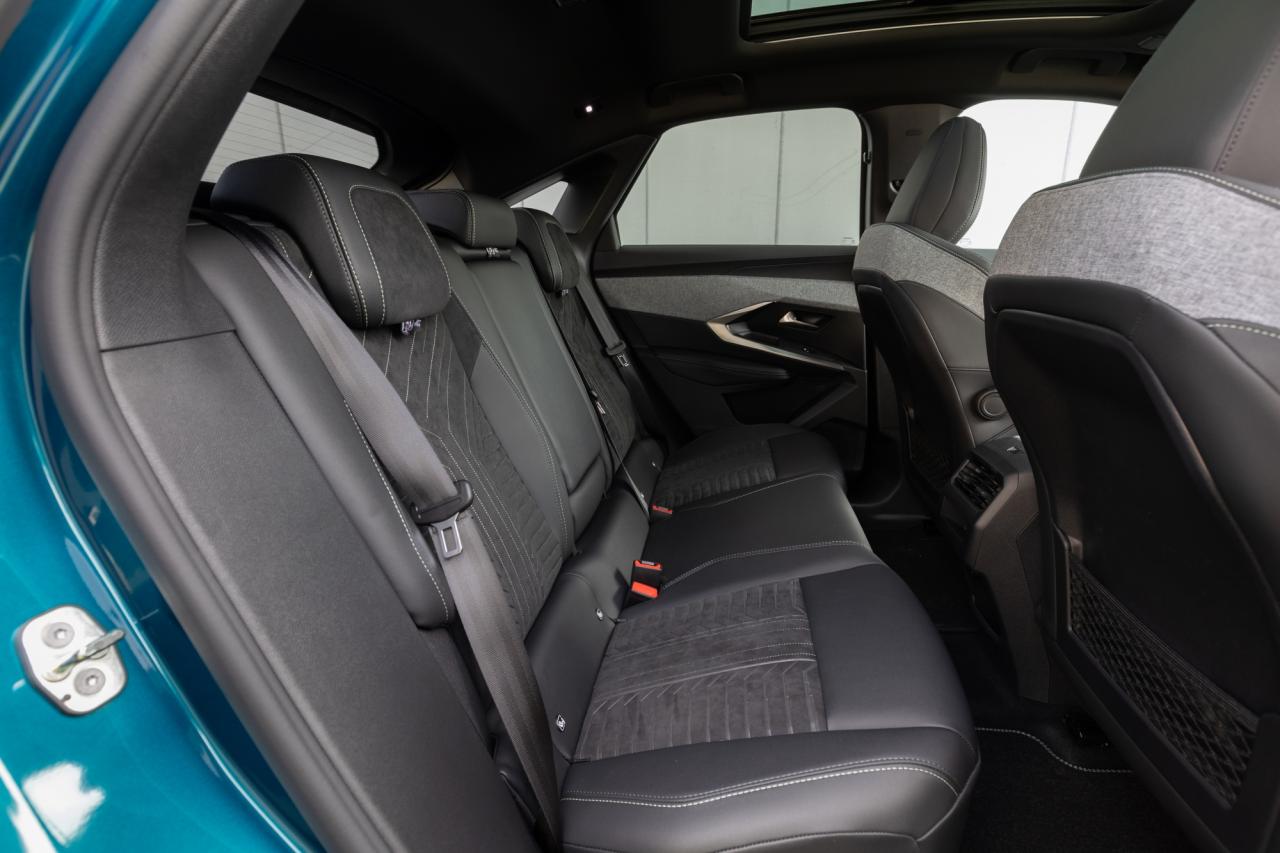 [VIDEO] Essai Peugeot e-3008 de 210 ch - Le Blog Auto